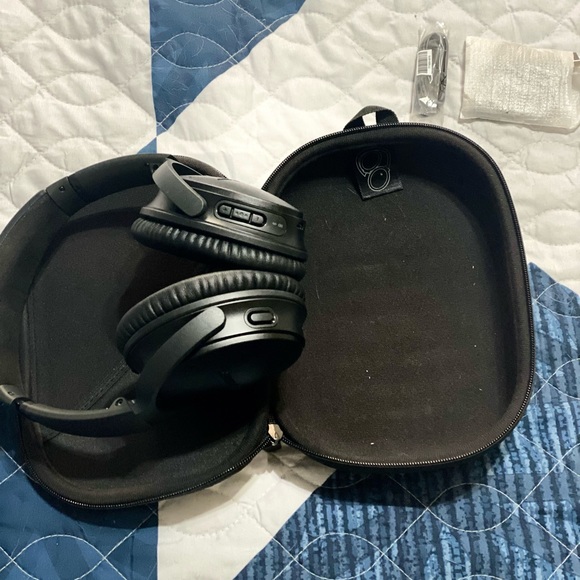 Boss | Headphones | Selling Boss Headset Like New On Black Noise ...